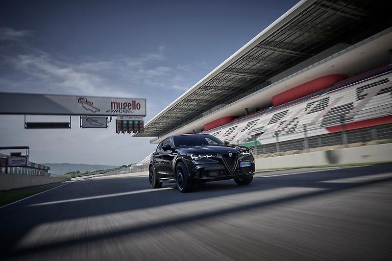 2024 Alfa Romeo Stelvio Performance Features | Alfa Romeo St Petersburg